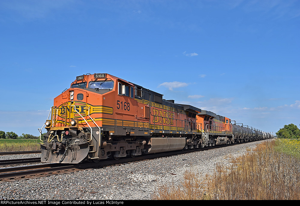 BNSF 5168 westbound BNSF corn syrup train
